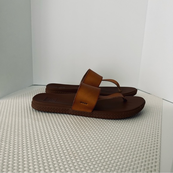 Reef | Shoes | Reef Sandals Leather Look Womens 7 | Poshmark